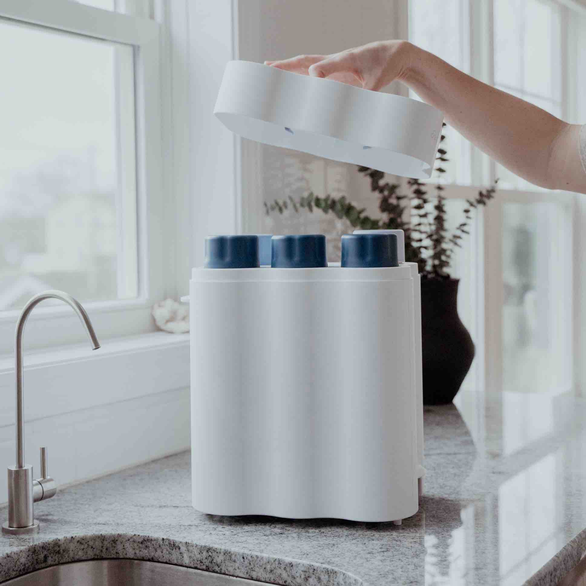 Best Alkaline Water Filters Reviewed (Get The Purest Water!)